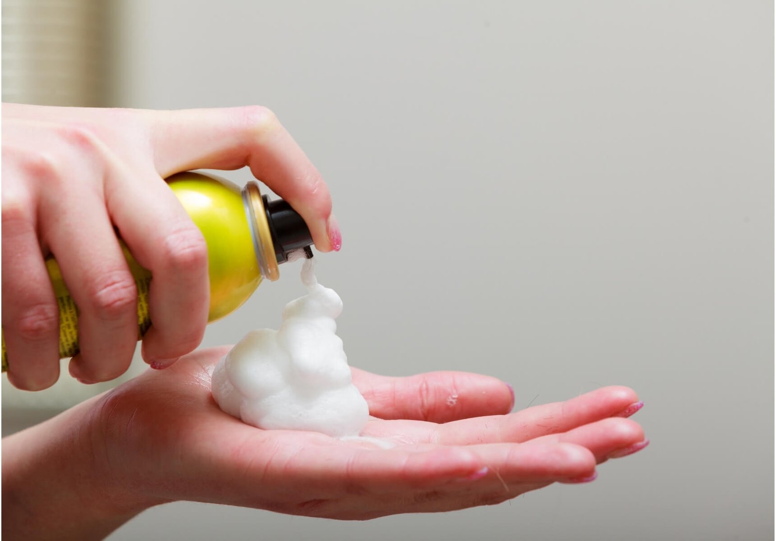 Cómo usar correctamente el mousse para el cabello